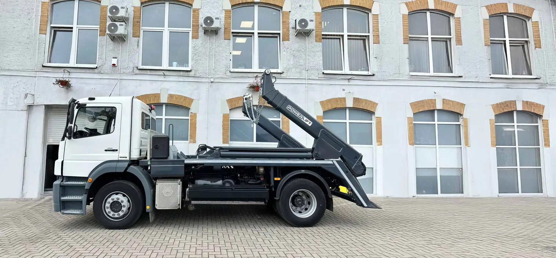 skip loader - Power Lift